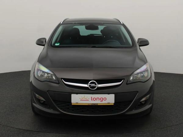 Opel Astra 2015 in Vilnius, with an engine capacity of 1.60 L and mileage of 229 thousand km for 5499 €, photo 3 on AUTOMOTO.COM.LV