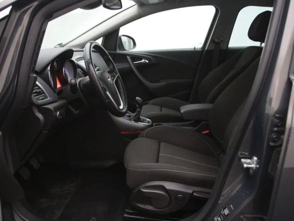 Opel Astra 2015 in Vilnius, with an engine capacity of 1.60 L and mileage of 229 thousand km for 5499 €, photo 4 on AUTOMOTO.COM.LV