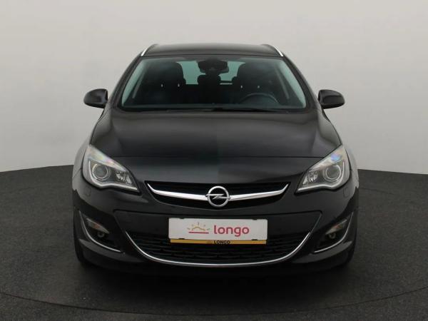 Opel Astra 2015 in Vilnius, with an engine capacity of 1.60 L and mileage of 184 thousand km for 6199 €, photo 3 on AUTOMOTO.COM.LV