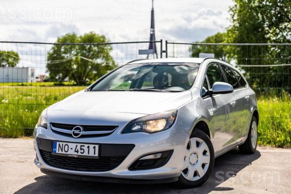 Opel Astra 2015 in Riga, with an engine capacity of 1.70 L and mileage of 366 thousand km for 4990 €, photo 1 on AUTOMOTO.COM.LV