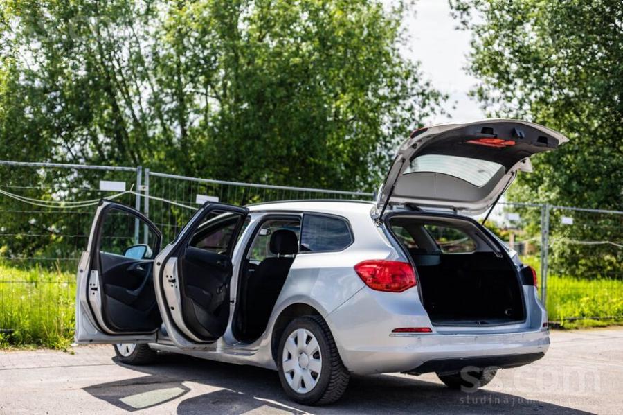 Opel Astra 2015 Rīga, ar dzinēja tilpumu 1.70 L un nobraukumu 366 tūkst. km par 4990 €, foto 10 vietnē AUTOMOTO.COM.LV