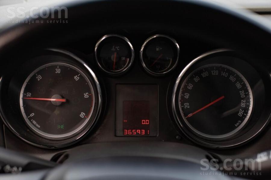 Opel Astra 2015 Rīga, ar dzinēja tilpumu 1.70 L un nobraukumu 366 tūkst. km par 4990 €, foto 18 vietnē AUTOMOTO.COM.LV
