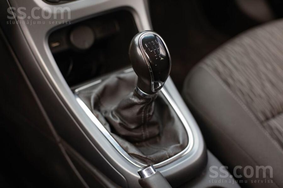 Opel Astra 2015 Rīga, ar dzinēja tilpumu 1.70 L un nobraukumu 366 tūkst. km par 4990 €, foto 21 vietnē AUTOMOTO.COM.LV