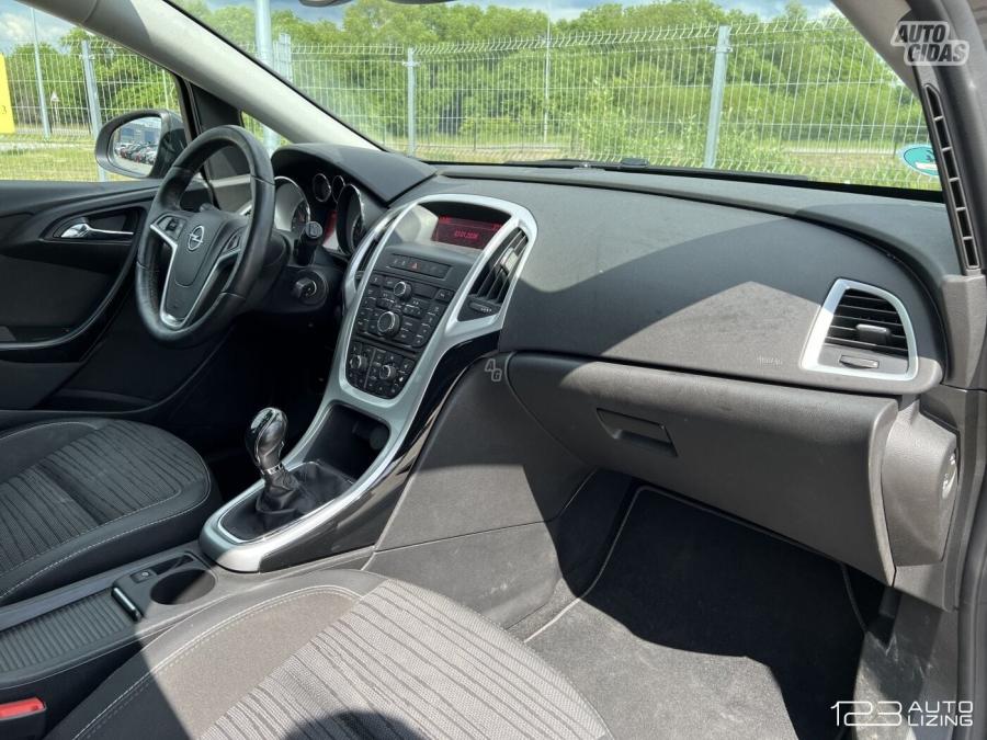 Opel Astra 2015 Tauragė, ar dzinēja tilpumu 1.60 L un nobraukumu 205 tūkst. km par 4250 €, foto 12 vietnē AUTOMOTO.COM.LV