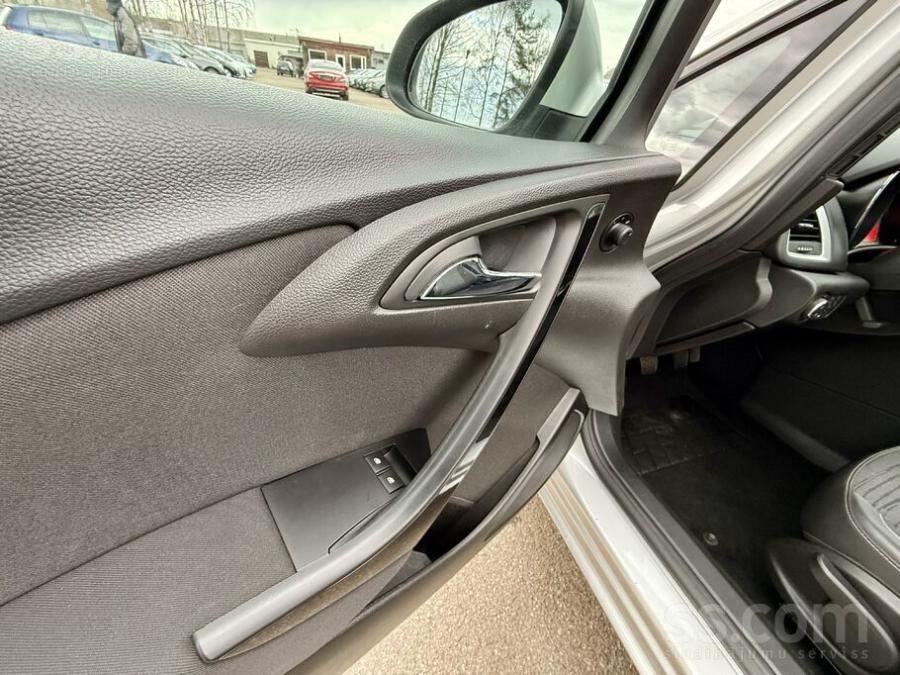 Opel Astra 2015 in Riga, with an engine capacity of 1.60 L and mileage of 0 thousand km for 5390 €, photo 17 on AUTOMOTO.COM.LV