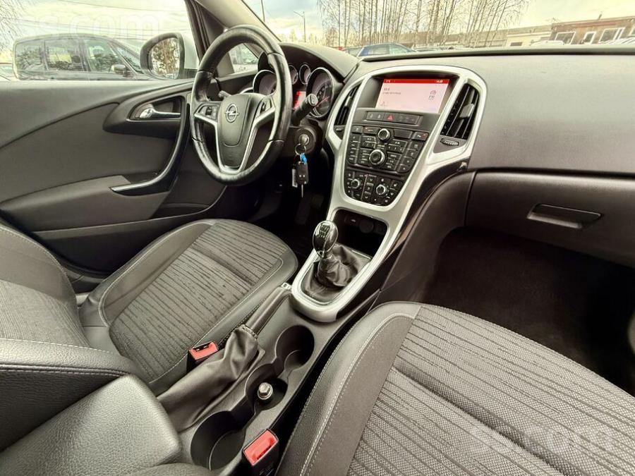 Opel Astra 2015 in Riga, with an engine capacity of 1.60 L and mileage of 0 thousand km for 5390 €, photo 19 on AUTOMOTO.COM.LV