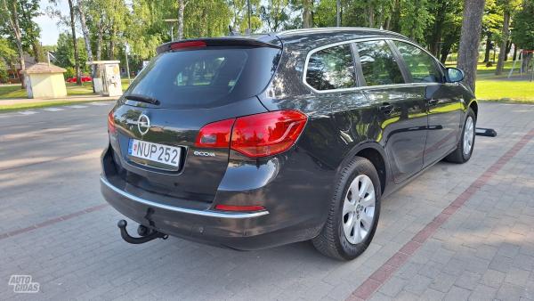 Opel Astra 2015 in Kaunas, with an engine capacity of 1.60 L and mileage of 305 thousand km for 4200 €, photo 3 on AUTOMOTO.COM.LV