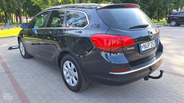 Opel Astra 2015 in Kaunas, with an engine capacity of 1.60 L and mileage of 305 thousand km for 4200 €, photo 5 on AUTOMOTO.COM.LV