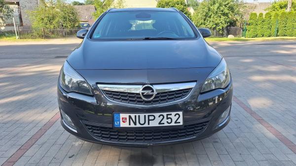 Opel Astra 2015 in Kaunas, with an engine capacity of 1.60 L and mileage of 305 thousand km for 4200 €, photo 8 on AUTOMOTO.COM.LV