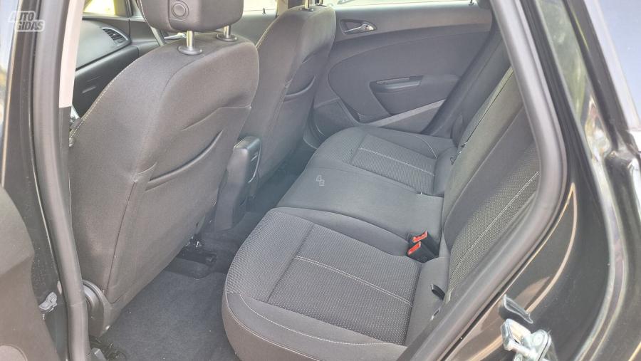 Opel Astra 2015 in Kaunas, with an engine capacity of 1.60 L and mileage of 305 thousand km for 4200 €, photo 11 on AUTOMOTO.COM.LV