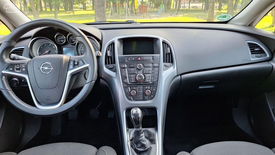Opel Astra 2015 in Kaunas, with an engine capacity of 1.60 L and mileage of 305 thousand km for 4200 €, photo 12 on AUTOMOTO.COM.LV