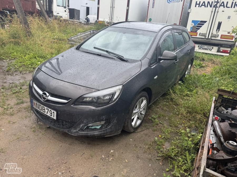 Opel Astra 2015 Viļņa, ar dzinēja tilpumu 1.60 L un nobraukumu 200 tūkst. km par 1250 €, foto 4 vietnē AUTOMOTO.COM.LV