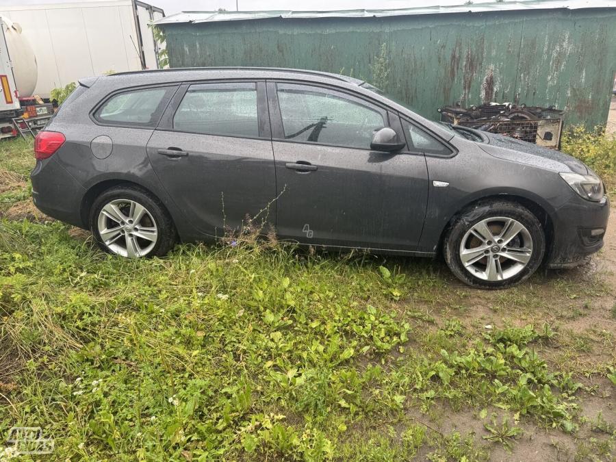 Opel Astra 2015 Viļņa, ar dzinēja tilpumu 1.60 L un nobraukumu 200 tūkst. km par 1250 €, foto 5 vietnē AUTOMOTO.COM.LV