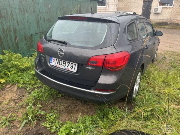 Опель Астра 2015 в Вильнюс, объемом двигателя 1.60 л и пробегом 200 тыс. км за 1250 €, фото 5 на AUTOMOTO.COM.LV