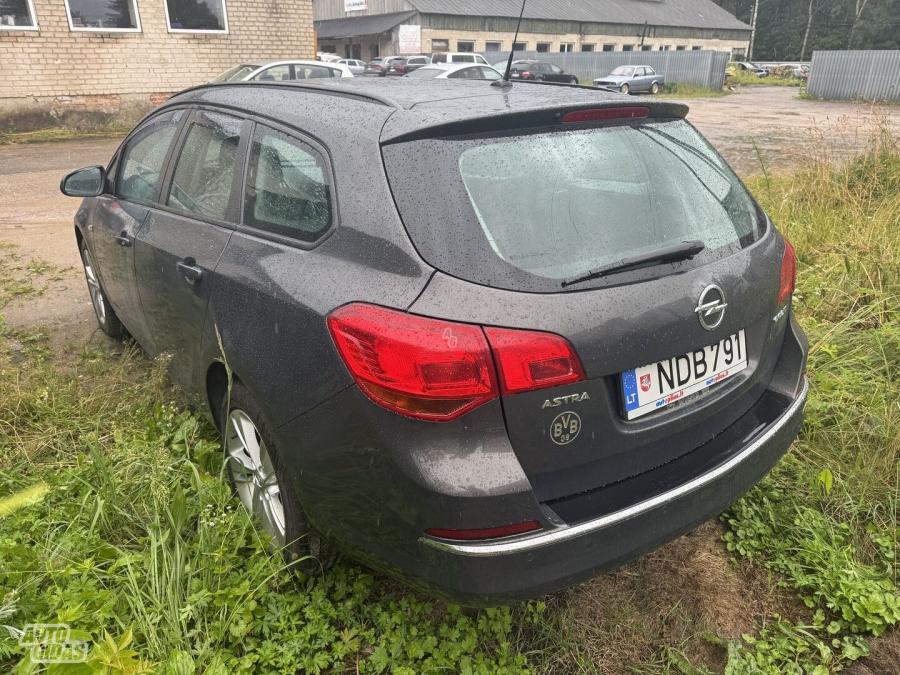 Opel Astra 2015 Viļņa, ar dzinēja tilpumu 1.60 L un nobraukumu 200 tūkst. km par 1250 €, foto 7 vietnē AUTOMOTO.COM.LV
