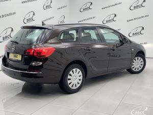 Opel Astra 2015 in Vilnius, with an engine capacity of 1.60 L and mileage of 268 thousand km for 5900 €, photo 3 on AUTOMOTO.COM.LV