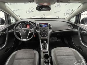 Opel Astra 2015 in Vilnius, with an engine capacity of 1.60 L and mileage of 268 thousand km for 5900 €, photo 4 on AUTOMOTO.COM.LV