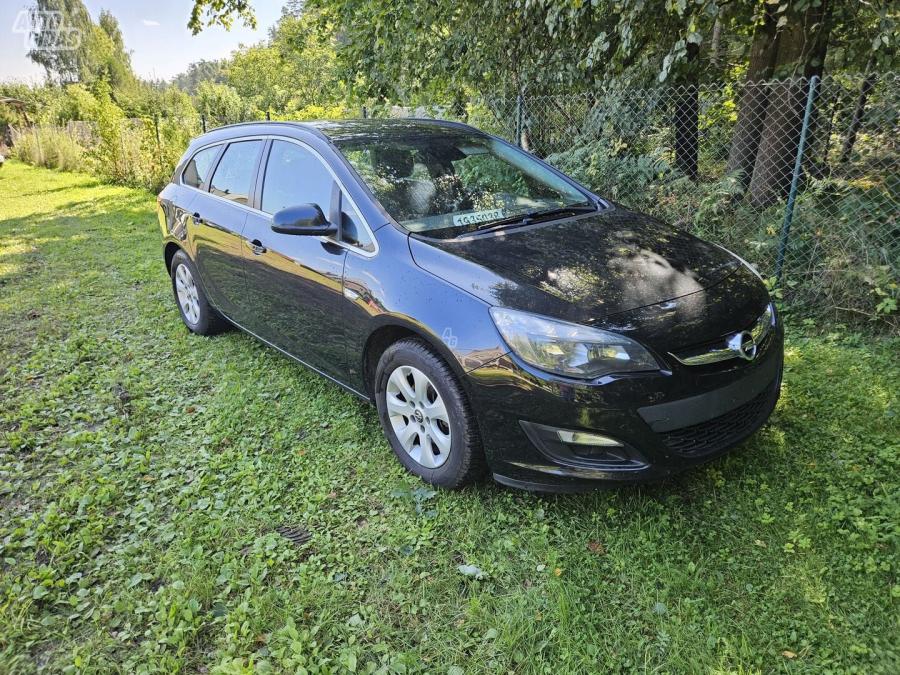 Opel Astra 2015 in Prienai, with an engine capacity of 1.60 L and mileage of 251 thousand km for 3550 €, photo 15 on AUTOMOTO.COM.LV