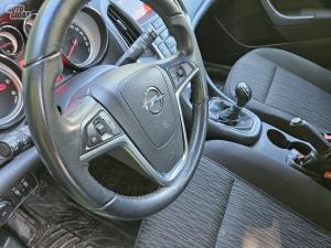 Opel Astra 2015 in Prienai, with an engine capacity of 1.60 L and mileage of 251 thousand km for 3550 €, photo 19 on AUTOMOTO.COM.LV