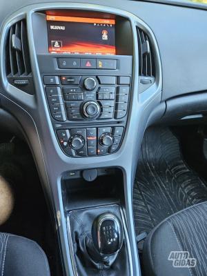 Opel Astra 2015 in Prienai, with an engine capacity of 1.60 L and mileage of 251 thousand km for 3550 €, photo 21 on AUTOMOTO.COM.LV