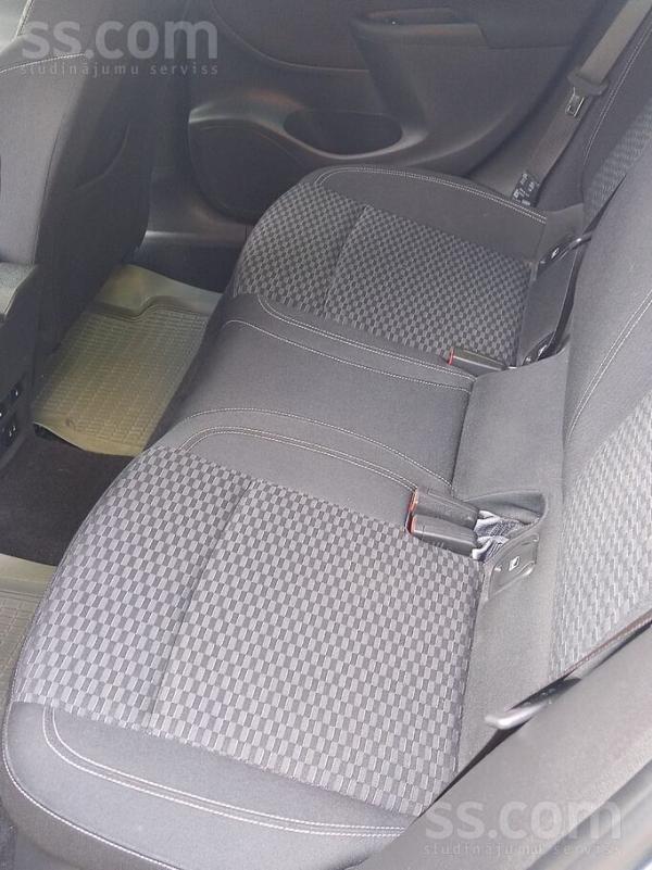 Opel Astra 2016 in Riga, with an engine capacity of 1.60 L and mileage of 212 thousand km for 9200 €, photo 8 on AUTOMOTO.COM.LV