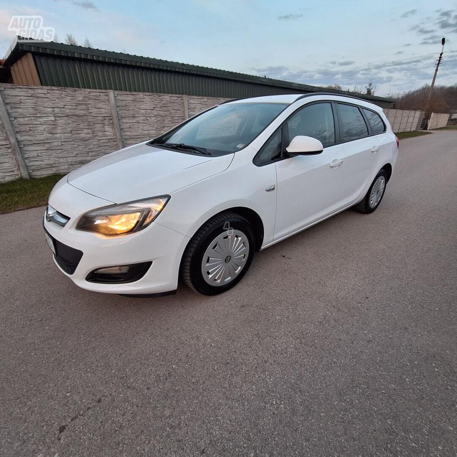 Opel Astra 2016 in Marijampole, with an engine capacity of 1.60 L and mileage of 247 thousand km for 4700 €, photo 1 on AUTOMOTO.COM.LV