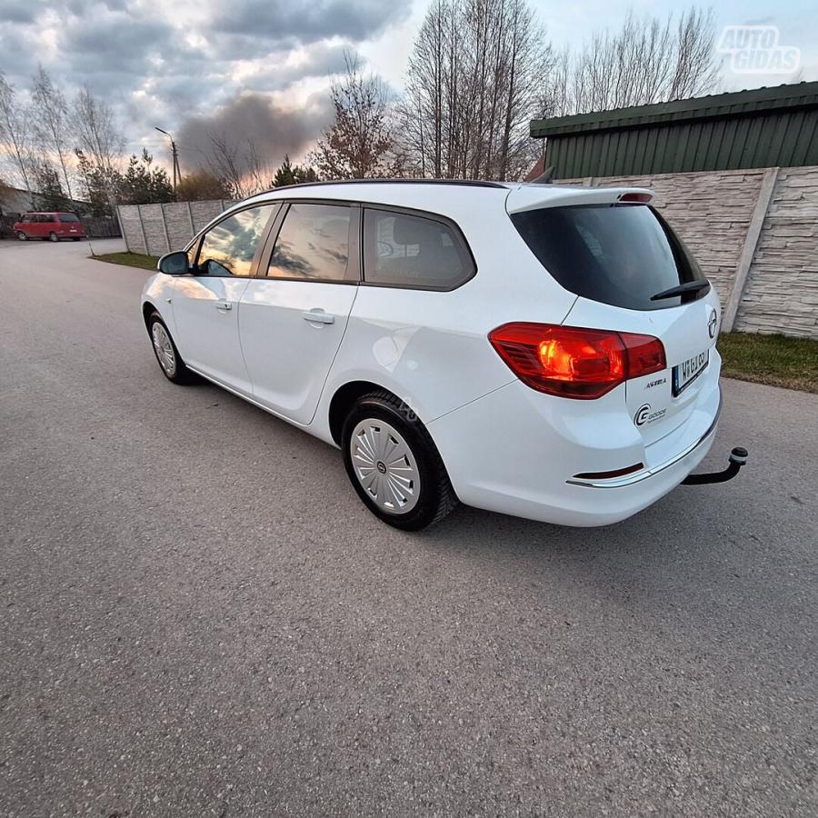 Opel Astra 2016 in Marijampole, with an engine capacity of 1.60 L and mileage of 247 thousand km for 4700 €, photo 5 on AUTOMOTO.COM.LV