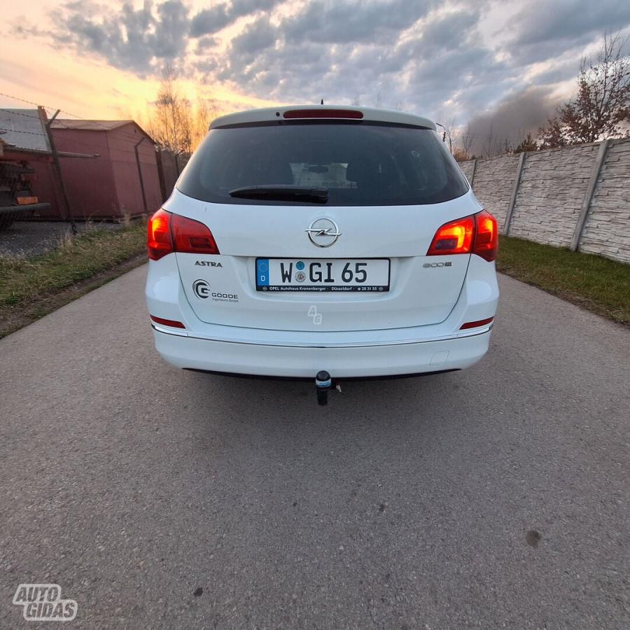 Opel Astra 2016 in Marijampole, with an engine capacity of 1.60 L and mileage of 247 thousand km for 4700 €, photo 6 on AUTOMOTO.COM.LV