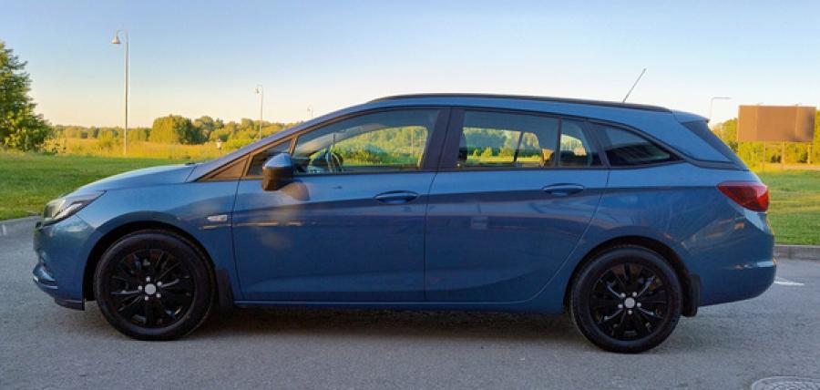 Opel Astra 2016 Tallina, ar dzinēja tilpumu 1.60 L un nobraukumu 256 tūkst. km par 6250 €, foto 6 vietnē AUTOMOTO.COM.LV