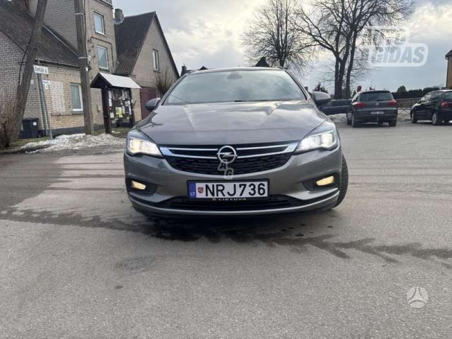 Opel Astra 2016 in Klaipeda, with an engine capacity of 1.60 L and mileage of 323 thousand km for 3500 €, photo 1 on AUTOMOTO.COM.LV