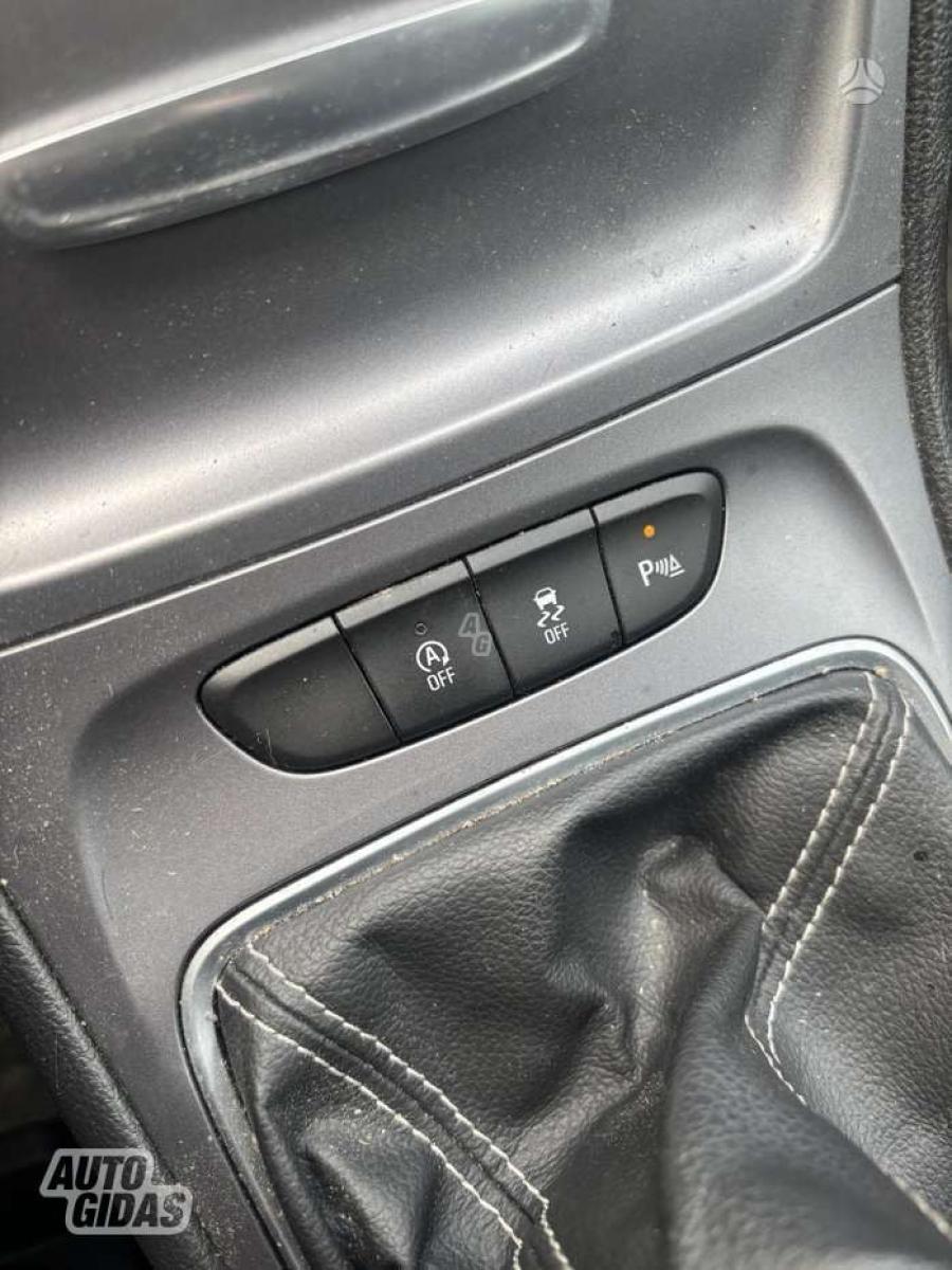 Opel Astra 2016 in Klaipeda, with an engine capacity of 1.60 L and mileage of 323 thousand km for 3500 €, photo 6 on AUTOMOTO.COM.LV