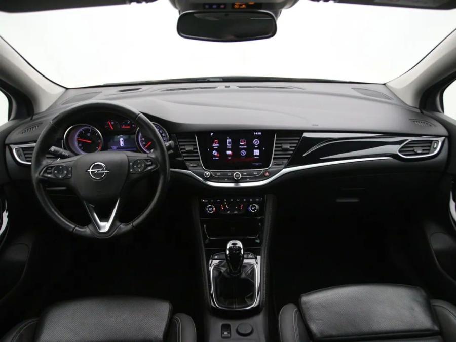 Opel Astra 2017 in Vilnius, with an engine capacity of 1.60 L and mileage of 207 thousand km for 7799 €, photo 3 on AUTOMOTO.COM.LV