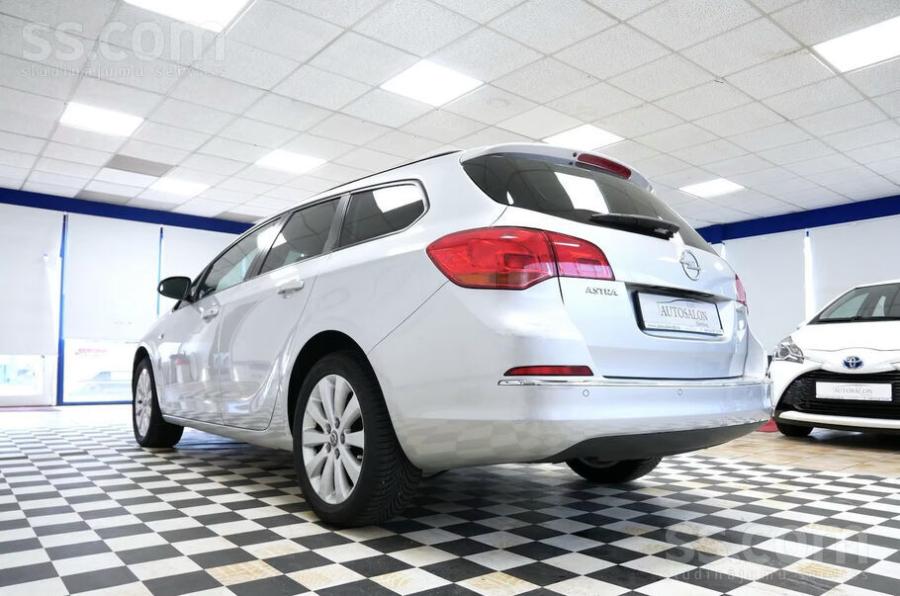 Opel Astra 2017 in Ogre, with an engine capacity of 1.60 L and mileage of 216 thousand km for 5795 €, photo 8 on AUTOMOTO.COM.LV