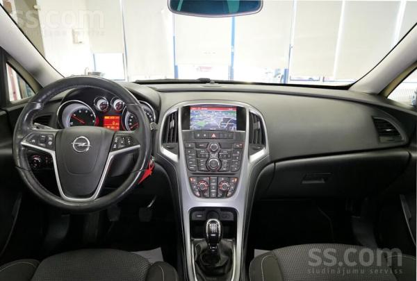 Opel Astra 2017 in Ogre, with an engine capacity of 1.60 L and mileage of 216 thousand km for 5795 €, photo 10 on AUTOMOTO.COM.LV