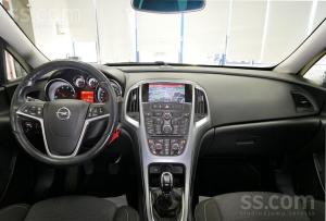 Opel Astra 2017 in Ogre, with an engine capacity of 1.60 L and mileage of 216 thousand km for 5795 €, photo 11 on AUTOMOTO.COM.LV