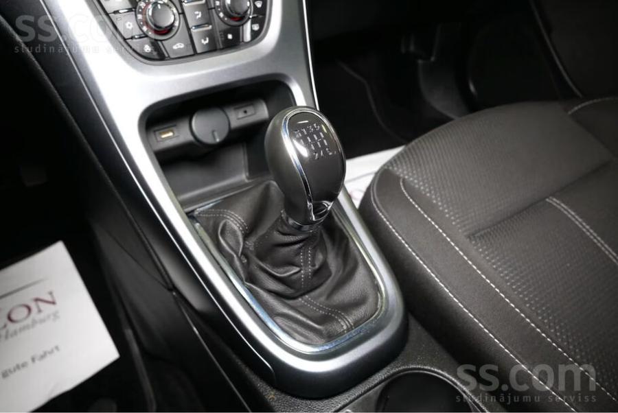 Opel Astra 2017 in Ogre, with an engine capacity of 1.60 L and mileage of 216 thousand km for 5795 €, photo 14 on AUTOMOTO.COM.LV