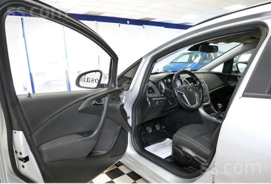 Opel Astra 2017 in Ogre, with an engine capacity of 1.60 L and mileage of 216 thousand km for 5795 €, photo 15 on AUTOMOTO.COM.LV