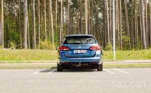 Opel Astra 2017 in Riga, with an engine capacity of 1.60 L and mileage of 288 thousand km for 4590 €, photo 8 on AUTOMOTO.COM.LV