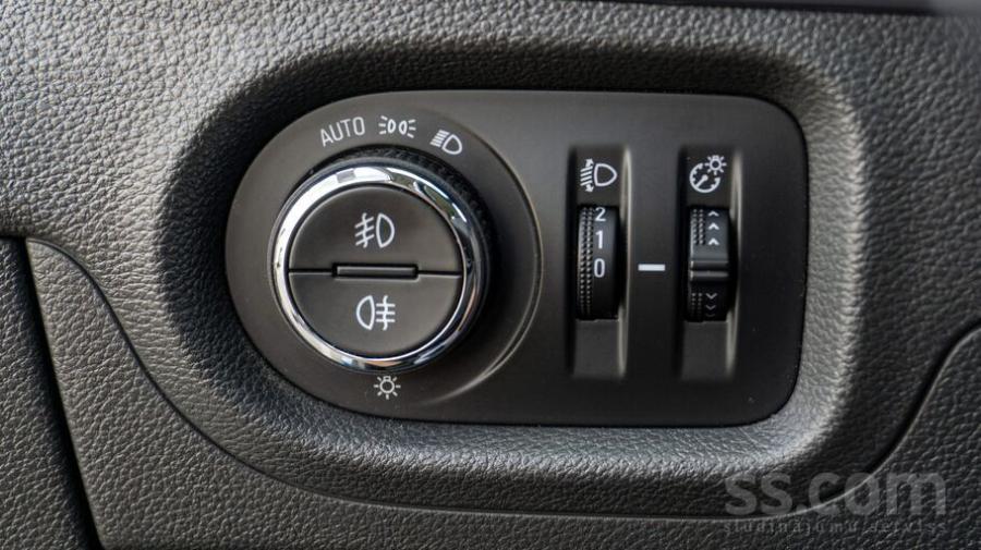 Opel Astra 2017 in Riga, with an engine capacity of 1.60 L and mileage of 288 thousand km for 4590 €, photo 23 on AUTOMOTO.COM.LV