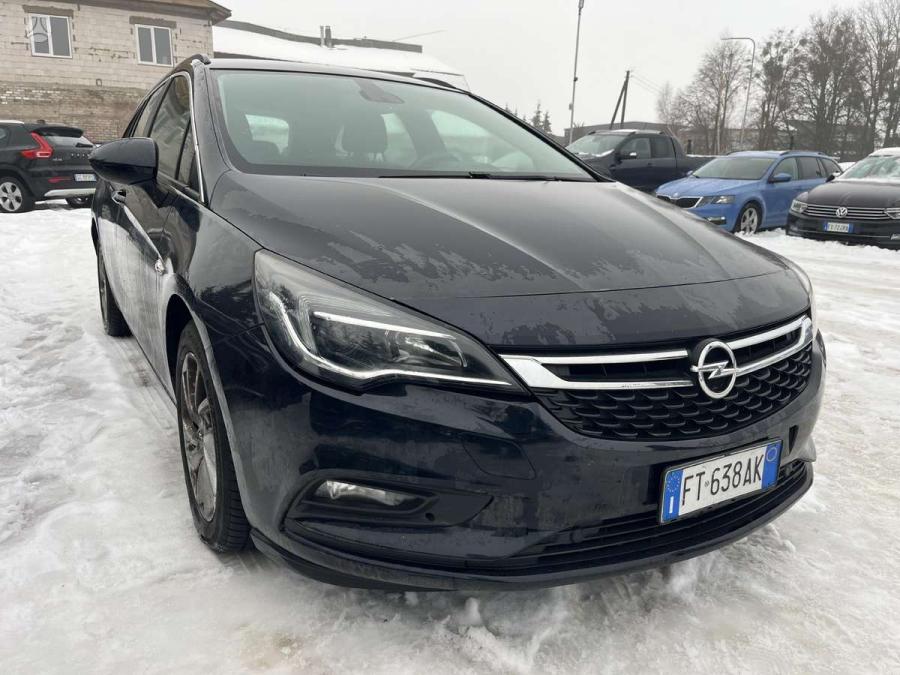 Opel Astra 2018 in Kaunas, with an engine capacity of 1.60 L and mileage of 136 thousand km for 4200 €, photo 2 on AUTOMOTO.COM.LV