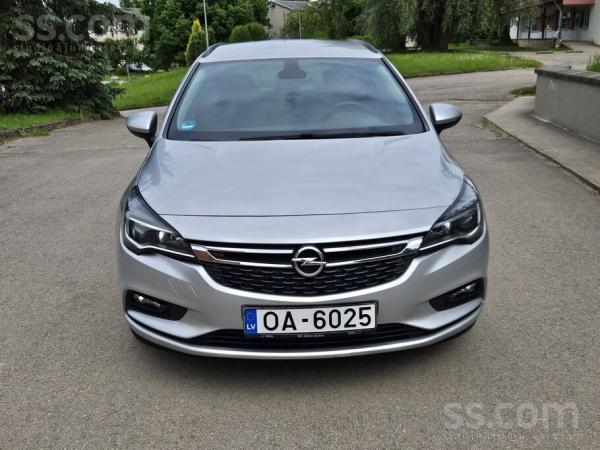 Opel Astra 2018 in Jekabpils, with an engine capacity of 1.60 L and mileage of 207 thousand km for 6390 €, photo 2 on AUTOMOTO.COM.LV