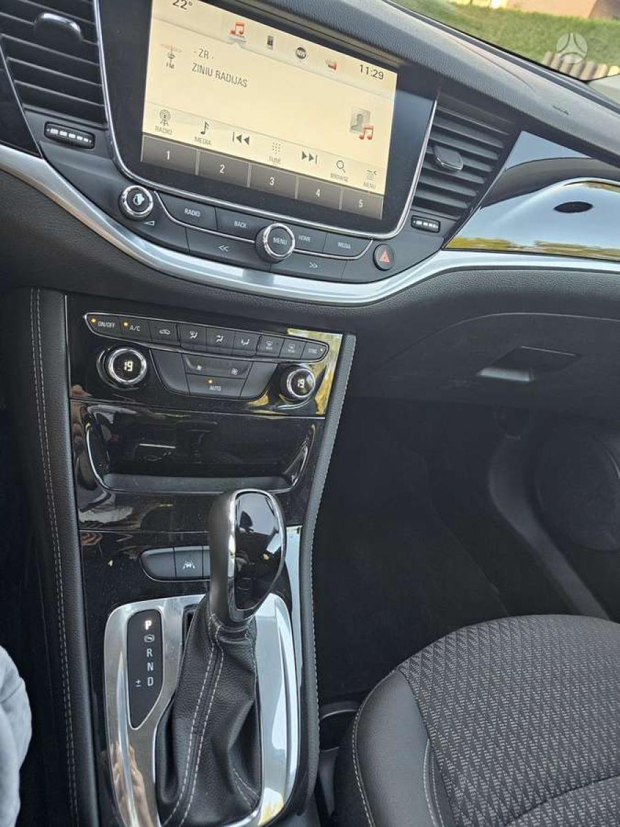Opel Astra 2018 in Ukmerge, with an engine capacity of 1.60 L and mileage of 253 thousand km for 5900 €, photo 4 on AUTOMOTO.COM.LV