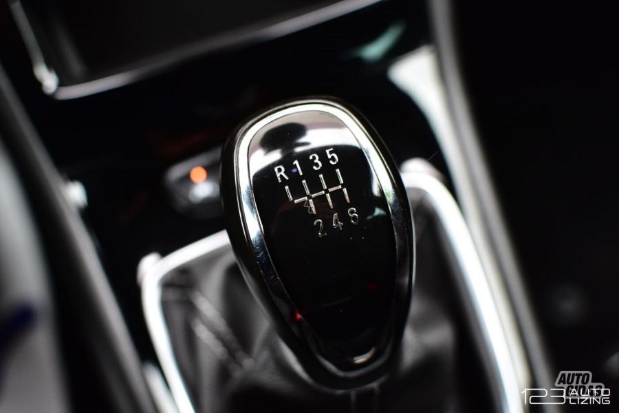 Opel Astra 2019 in Kretinga, with an engine capacity of 1.60 L and mileage of 186 thousand km for 6999 €, photo 21 on AUTOMOTO.COM.LV