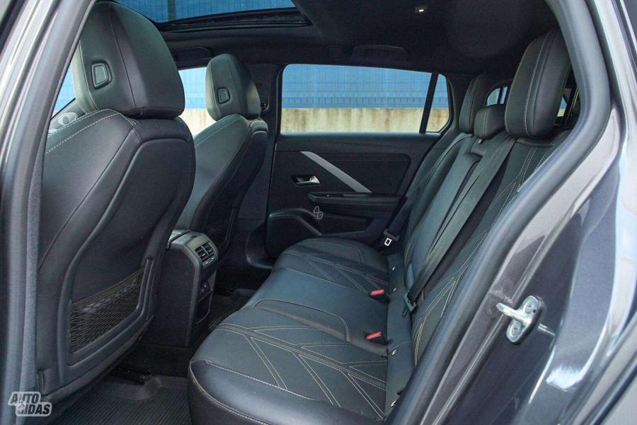 Opel Astra 2024 Kauņa, ar dzinēja tilpumu 1.20 L un nobraukumu 31 tūkst. km par 21250 €, foto 37 vietnē AUTOMOTO.COM.LV