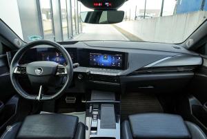 Opel Astra 2024 in Kaunas, with an engine capacity of 1.20 L and mileage of 21 thousand km for 21250 €, photo 18 on AUTOMOTO.COM.LV
