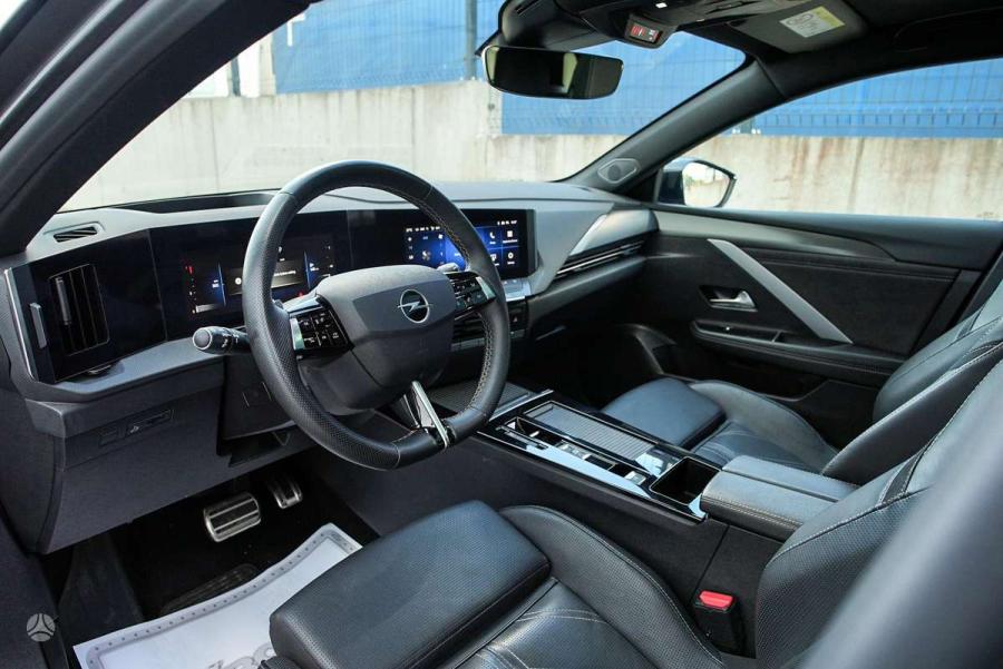 Opel Astra 2024 in Kaunas, with an engine capacity of 1.20 L and mileage of 21 thousand km for 21250 €, photo 27 on AUTOMOTO.COM.LV