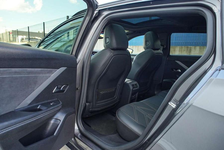 Opel Astra 2024 in Kaunas, with an engine capacity of 1.20 L and mileage of 21 thousand km for 21250 €, photo 36 on AUTOMOTO.COM.LV