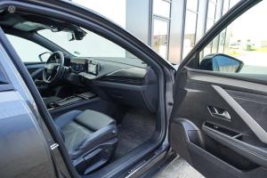 Opel Astra 2024 in Kaunas, with an engine capacity of 1.20 L and mileage of 21 thousand km for 21250 €, photo 41 on AUTOMOTO.COM.LV