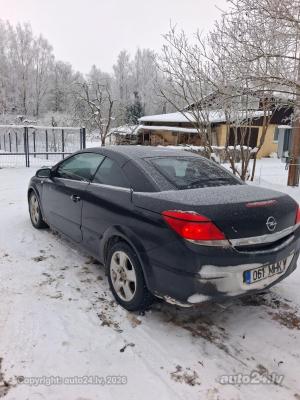Melns Opel astra-twintop 2007 Tallina, ar dzinēja tilpumu 1.60 L un nobraukumu 128 tūkst. km par 2300 €, foto 5 vietnē AUTOMOTO.COM.LV