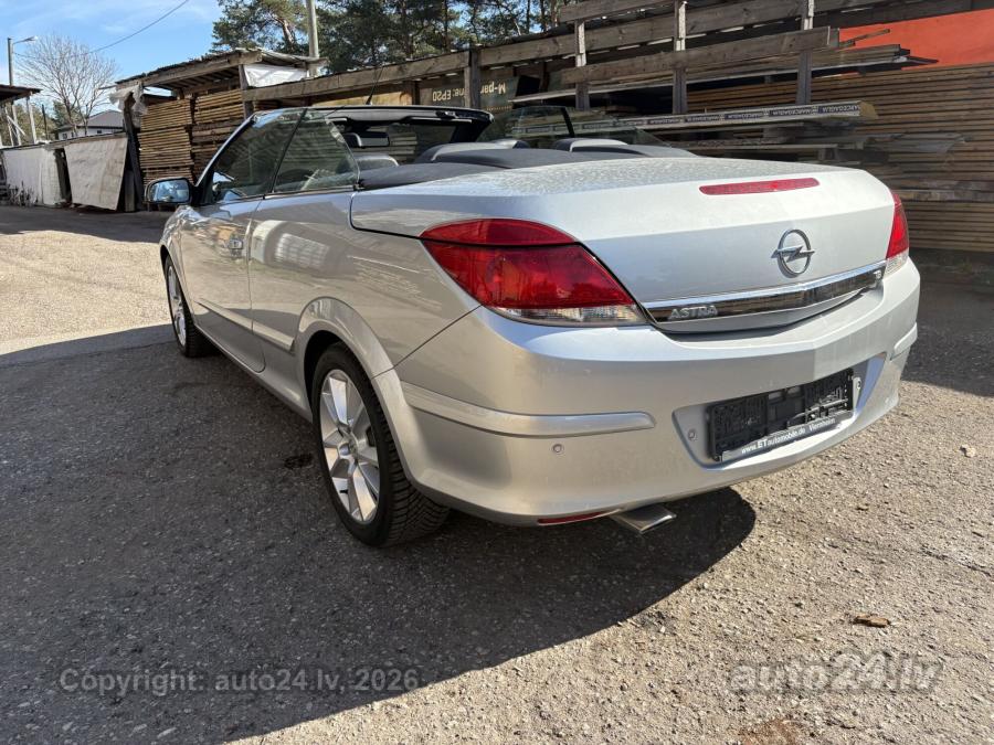 Grey Opel astra-twintop 2007 in Tallinn, with an engine capacity of 1.80 L and mileage of 77 thousand km for 4400 €, photo 15 on AUTOMOTO.COM.LV